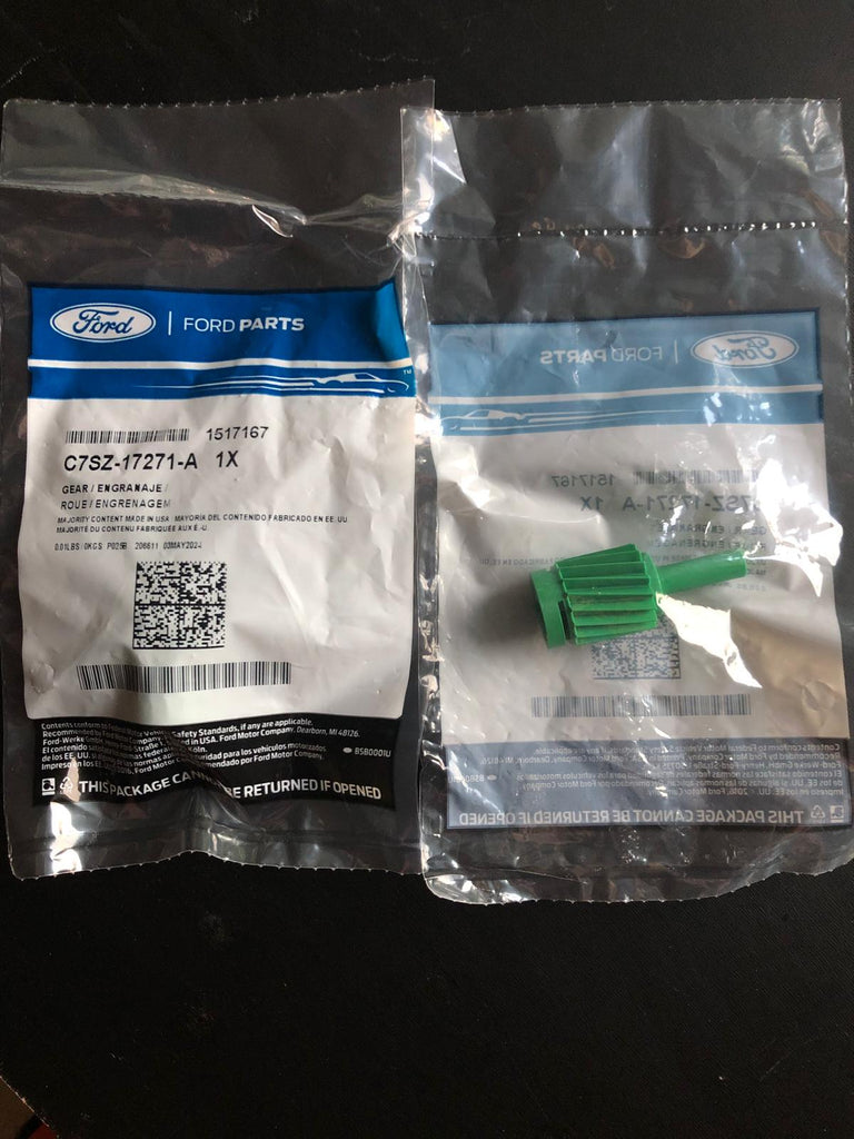 FORD SPEEDO DRIVE GEAR C7SZ-17271-A NOS GENUINE - GREEN COLOUR 17 TEET ...